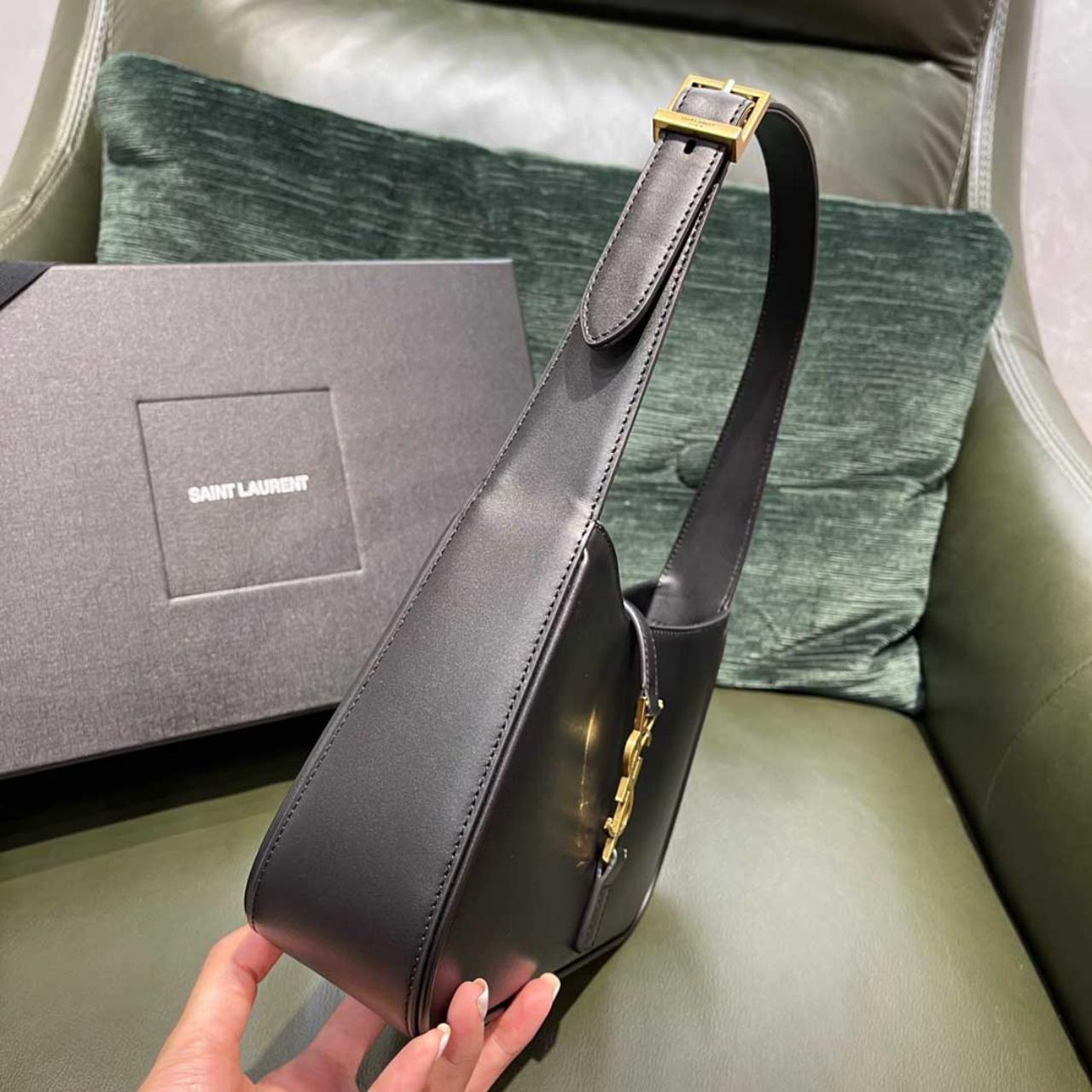 YSL LE5À7 Hobo Bag In Smooth Leather Black ... - Depop