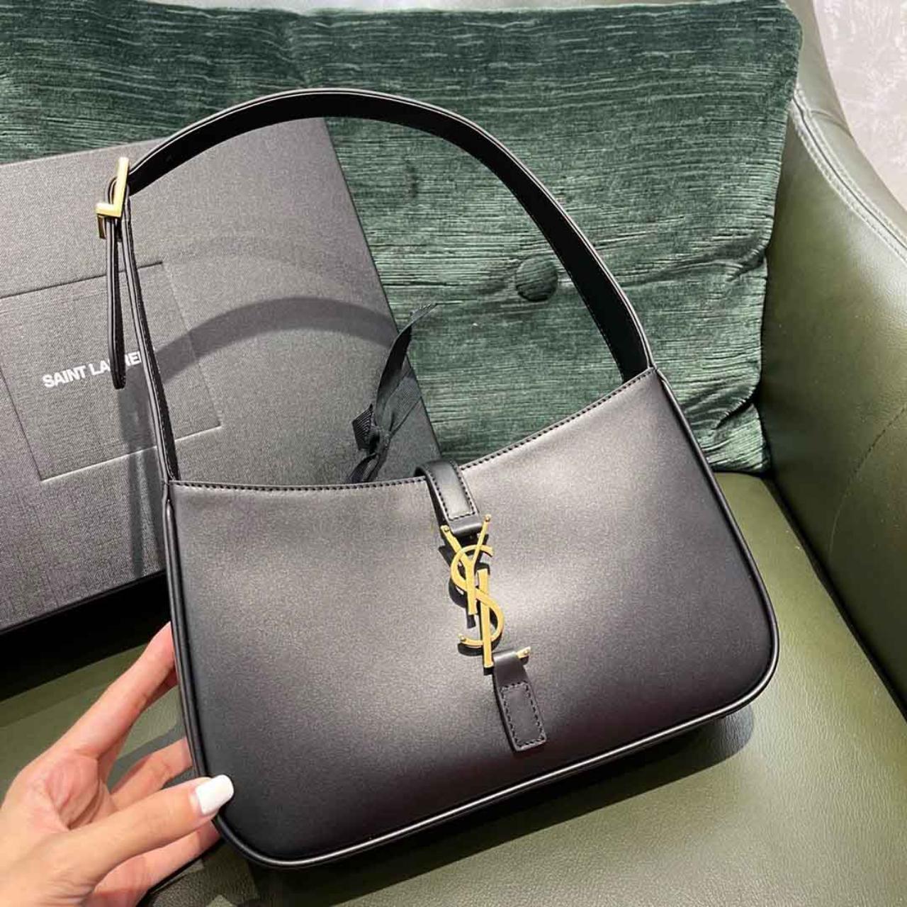 YSL LE5À7 Hobo Bag In Smooth Leather Black ... - Depop