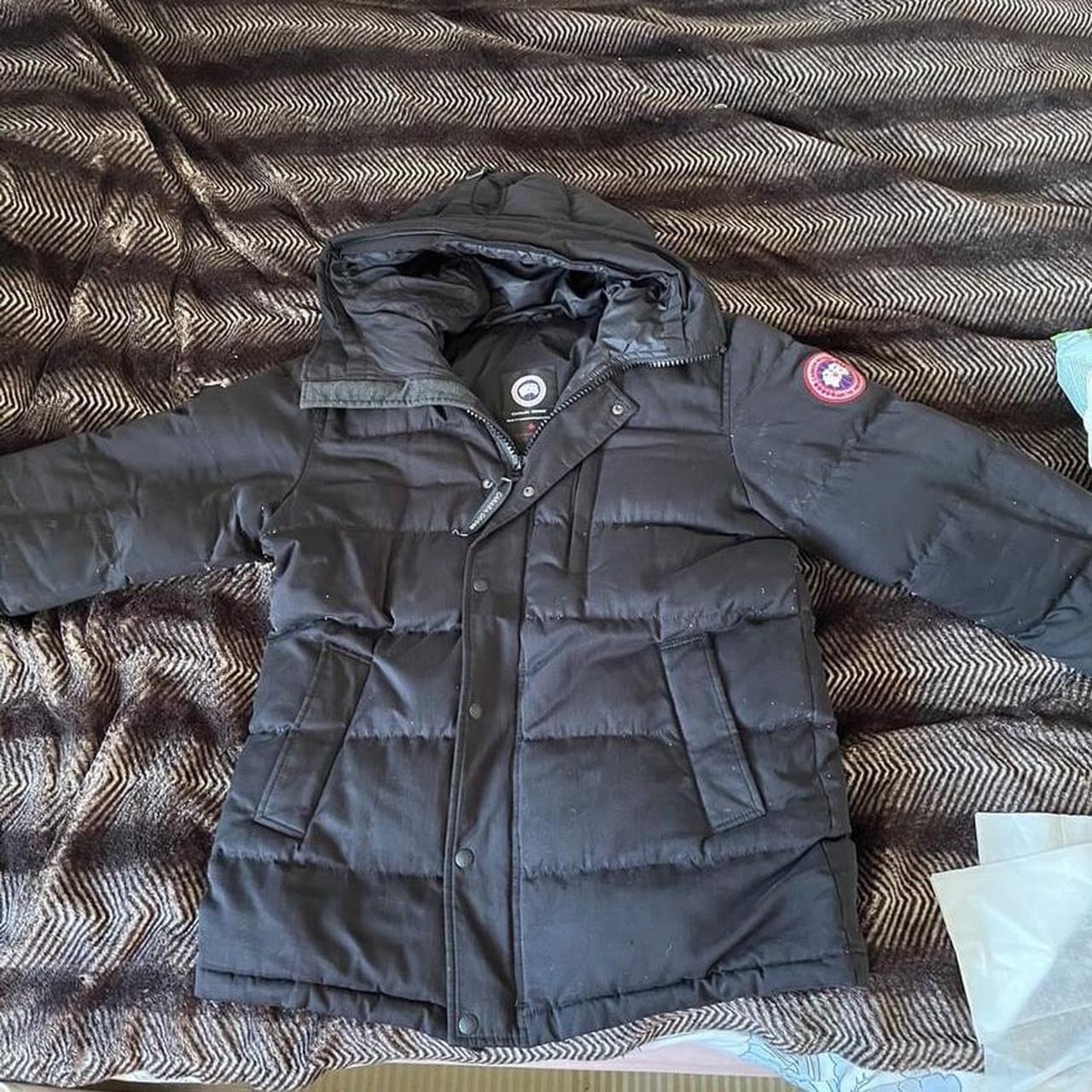 Size M worn only a few times Real Canada goose - Depop