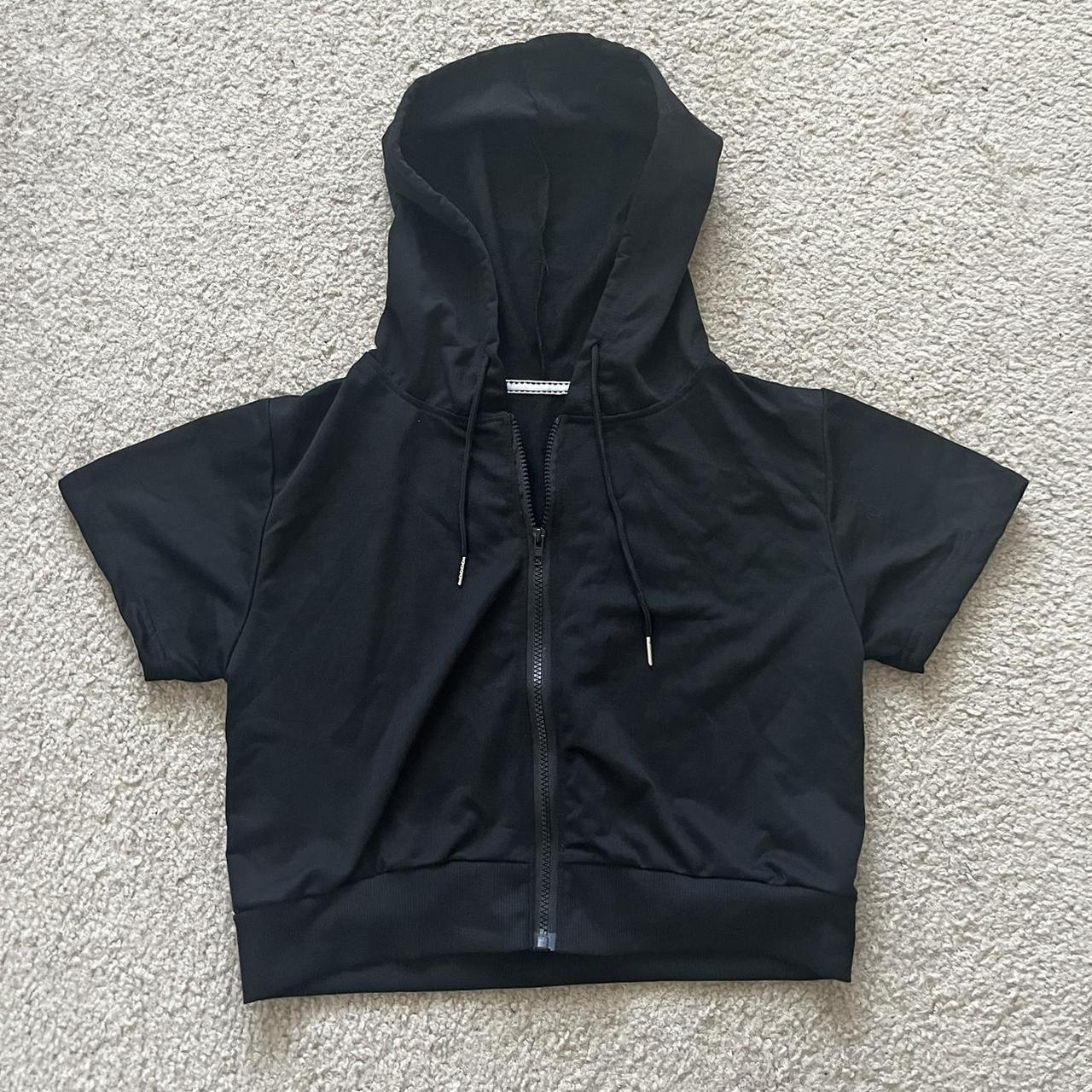 Cropped black hooded zip-up - Depop