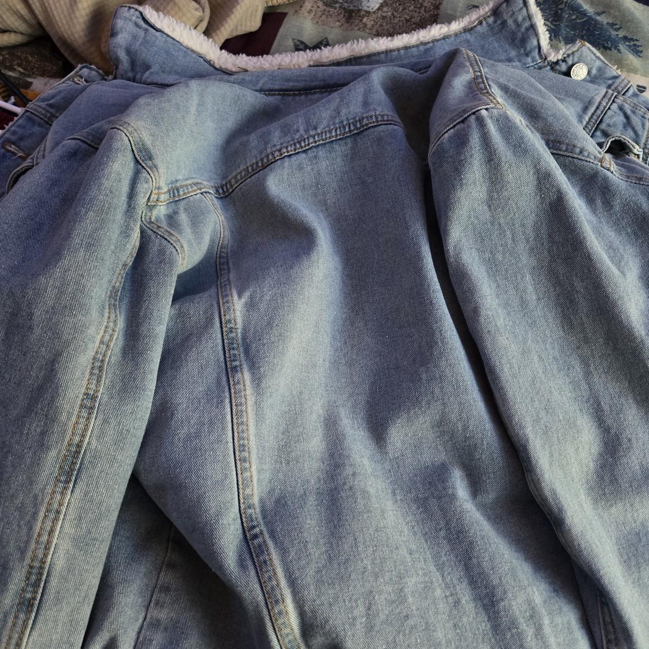 Jean jacket with fur lining sive medium - Depop