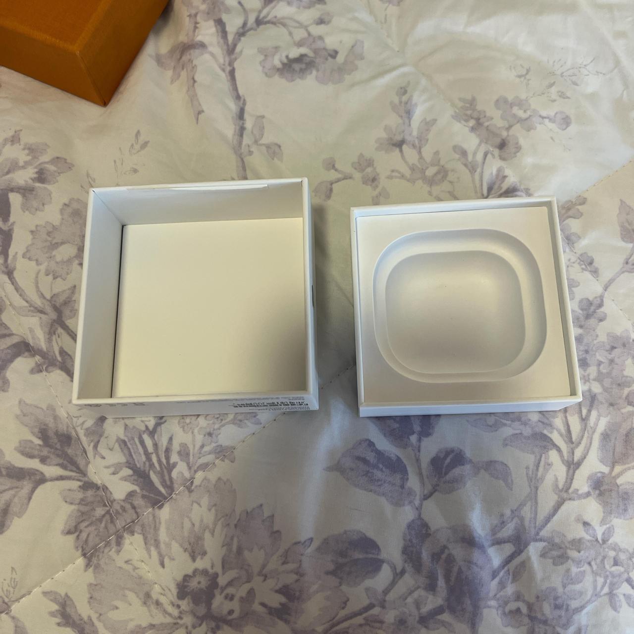 EMPTY AirPod 4 box | Depop