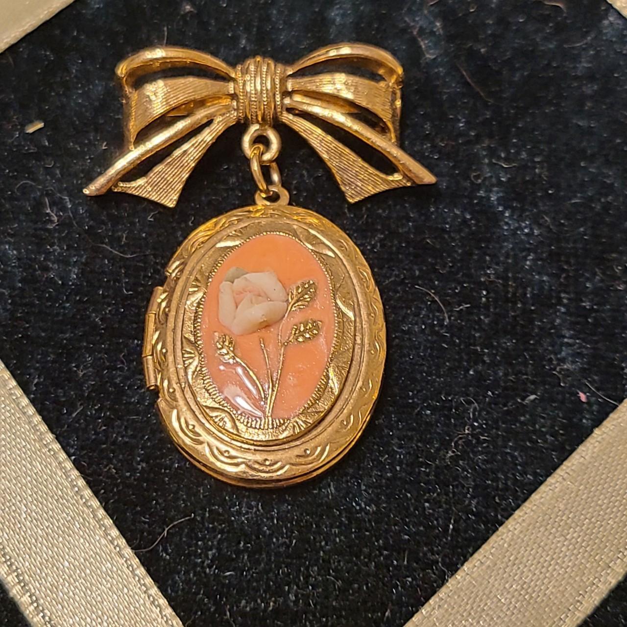 Vintage 1930-1940s locket pin brooch - Depop