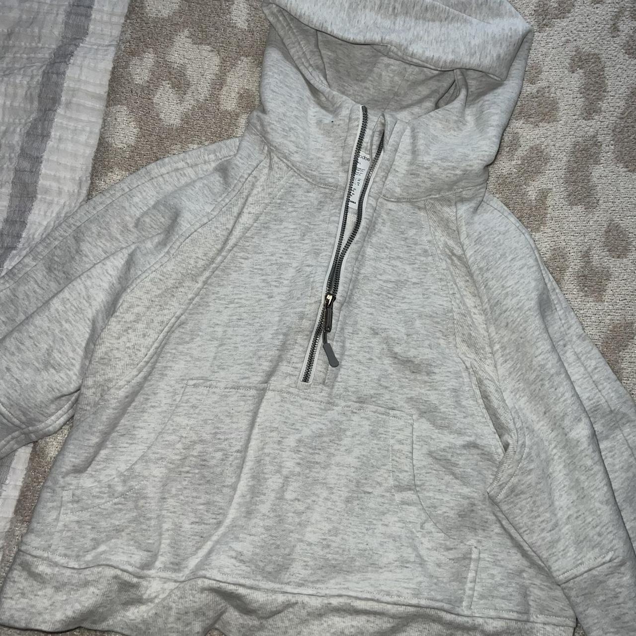 Lululemon cropped scuba dupe! Size is M/L but fits... | Depop