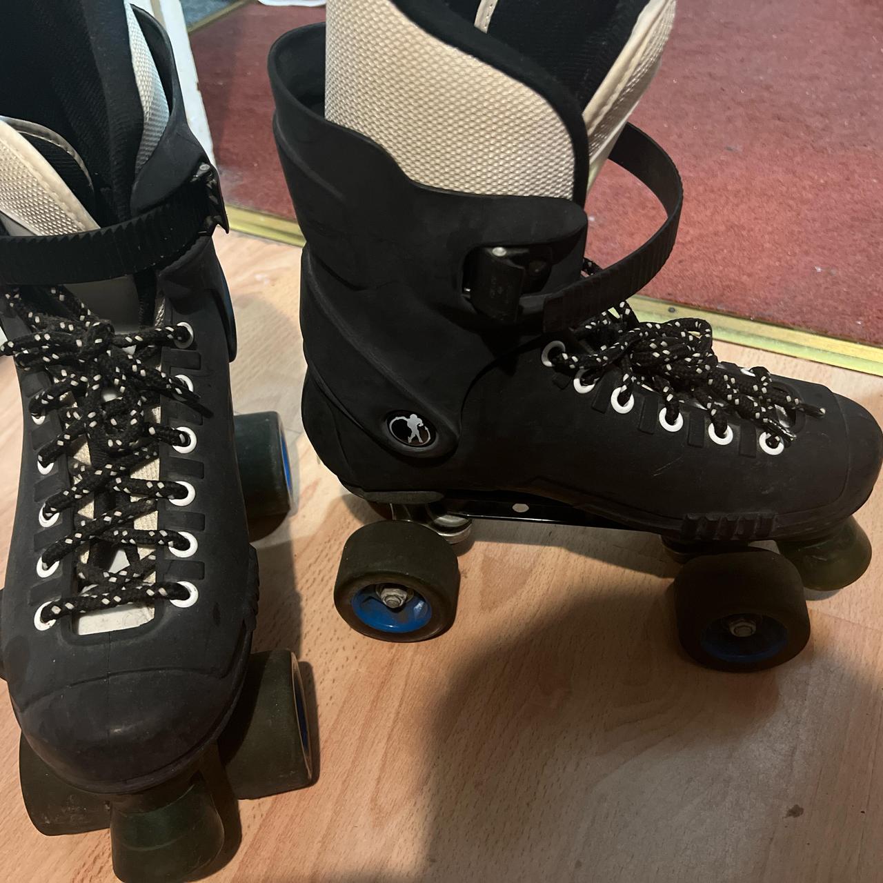 Black raptor roller skates Size 6 - Depop