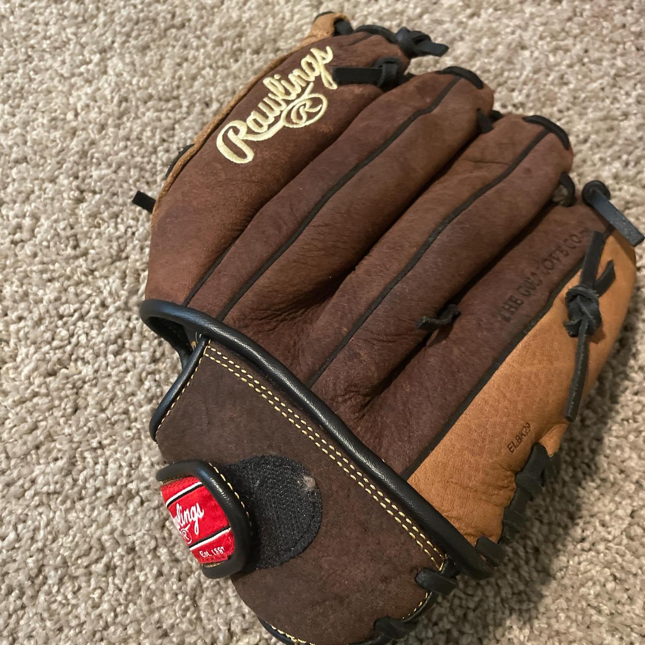Rawlings R hand baseball glove Basically new #baseball - Depop
