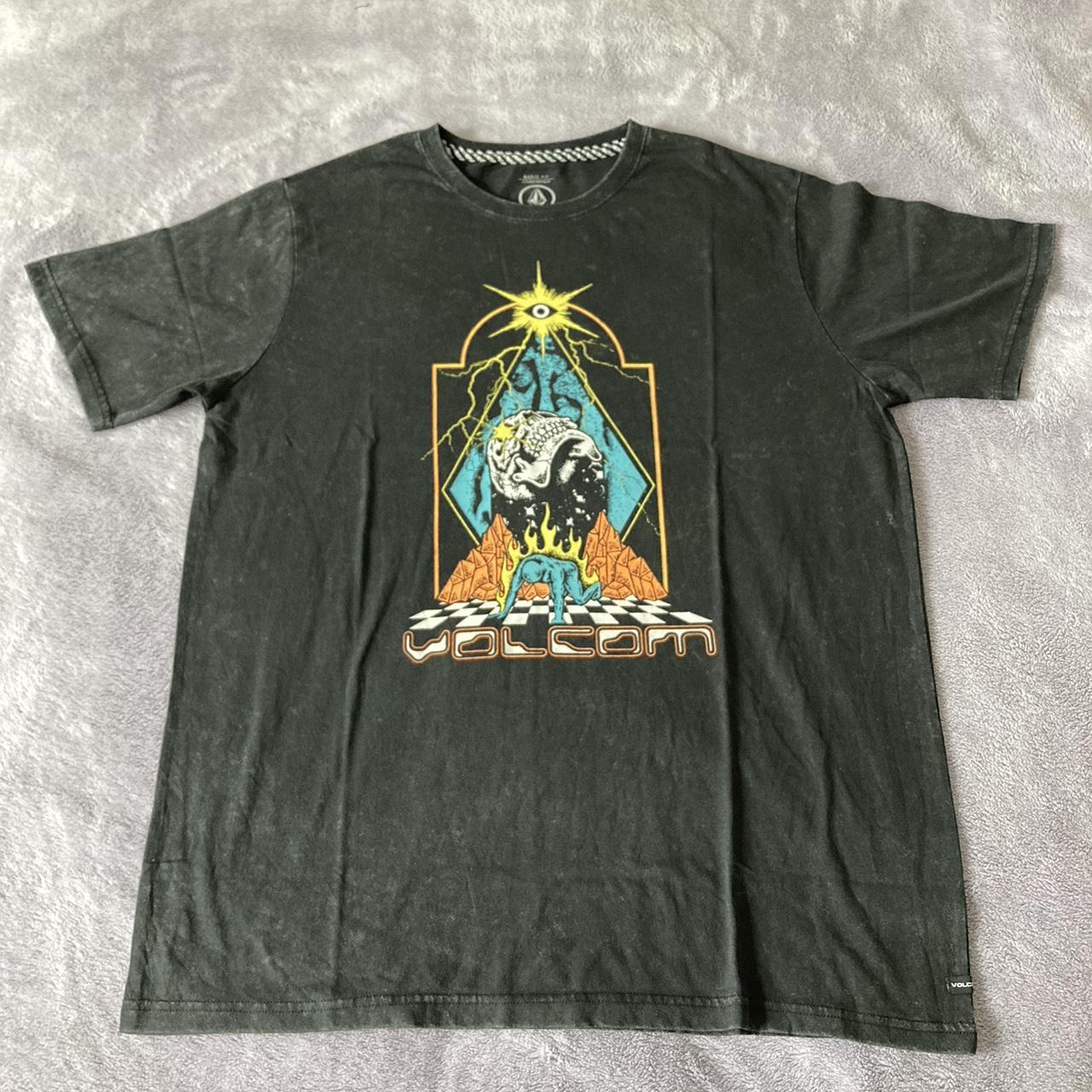Volcom vintage tshirt Size L - 56w x 74l cm NEw with... - Depop