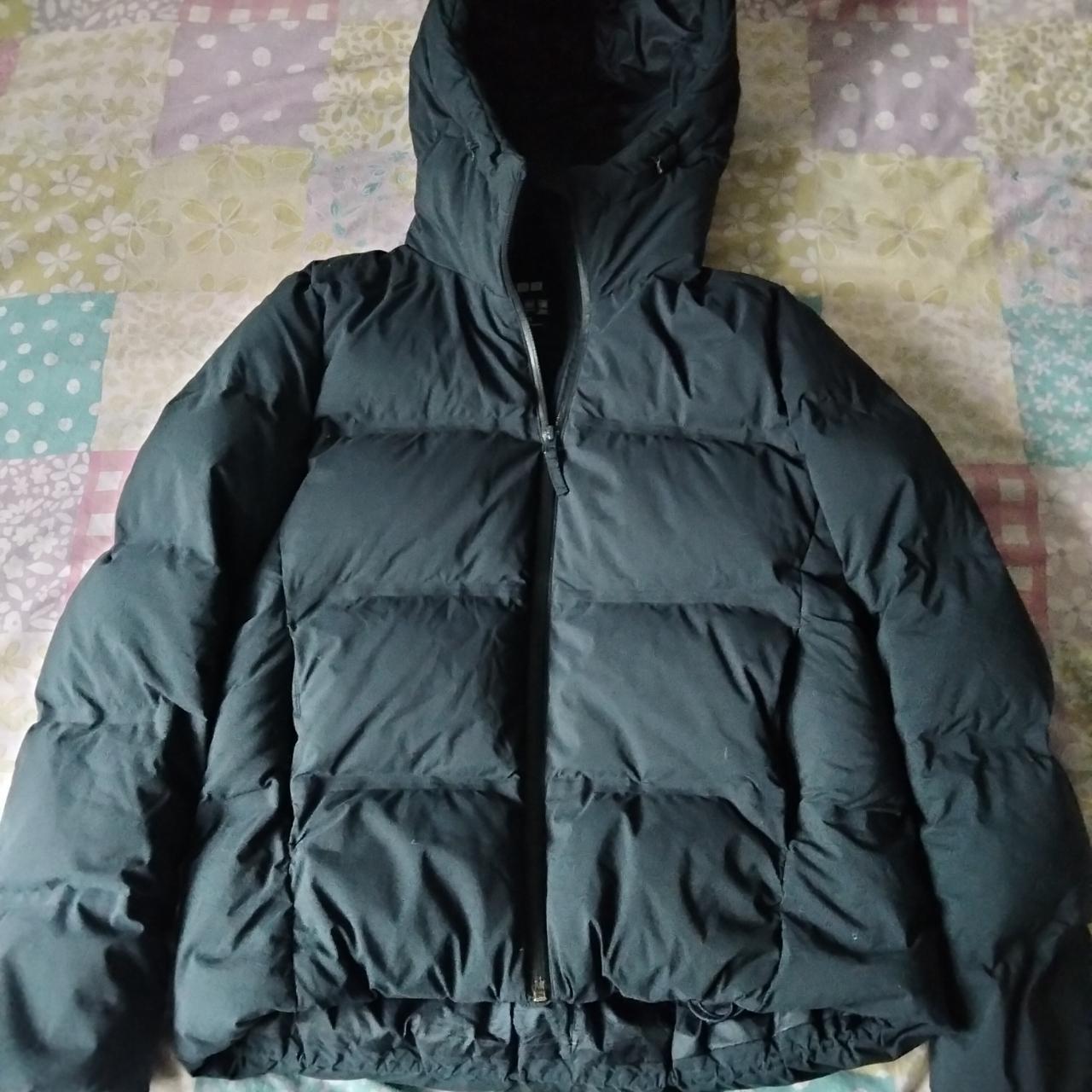 Navy blue Uniqlo puffer jacket worn a few times zip... - Depop