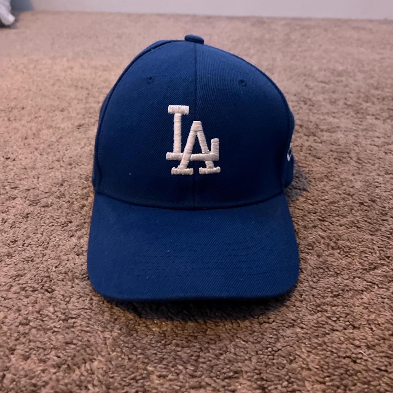 La hat curved brim - Depop
