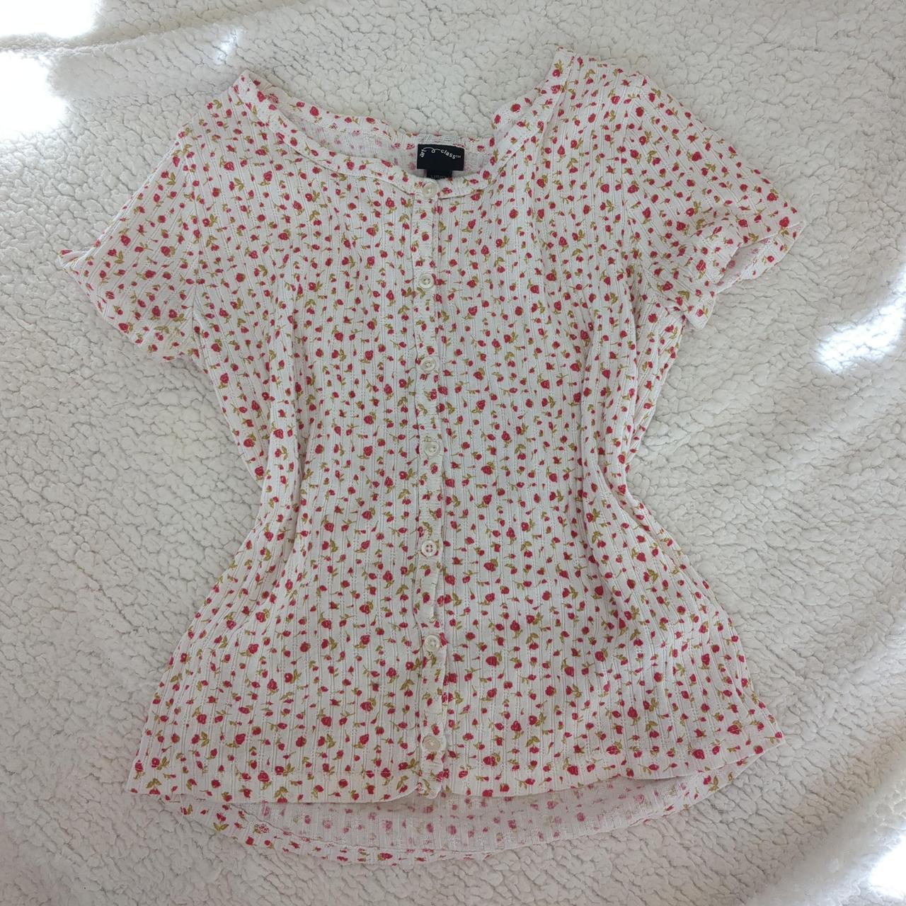 Cute red flower top It's a youth large, but fits an... - Depop