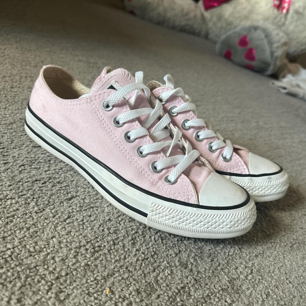Light pink converse women’s size 7 - Depop