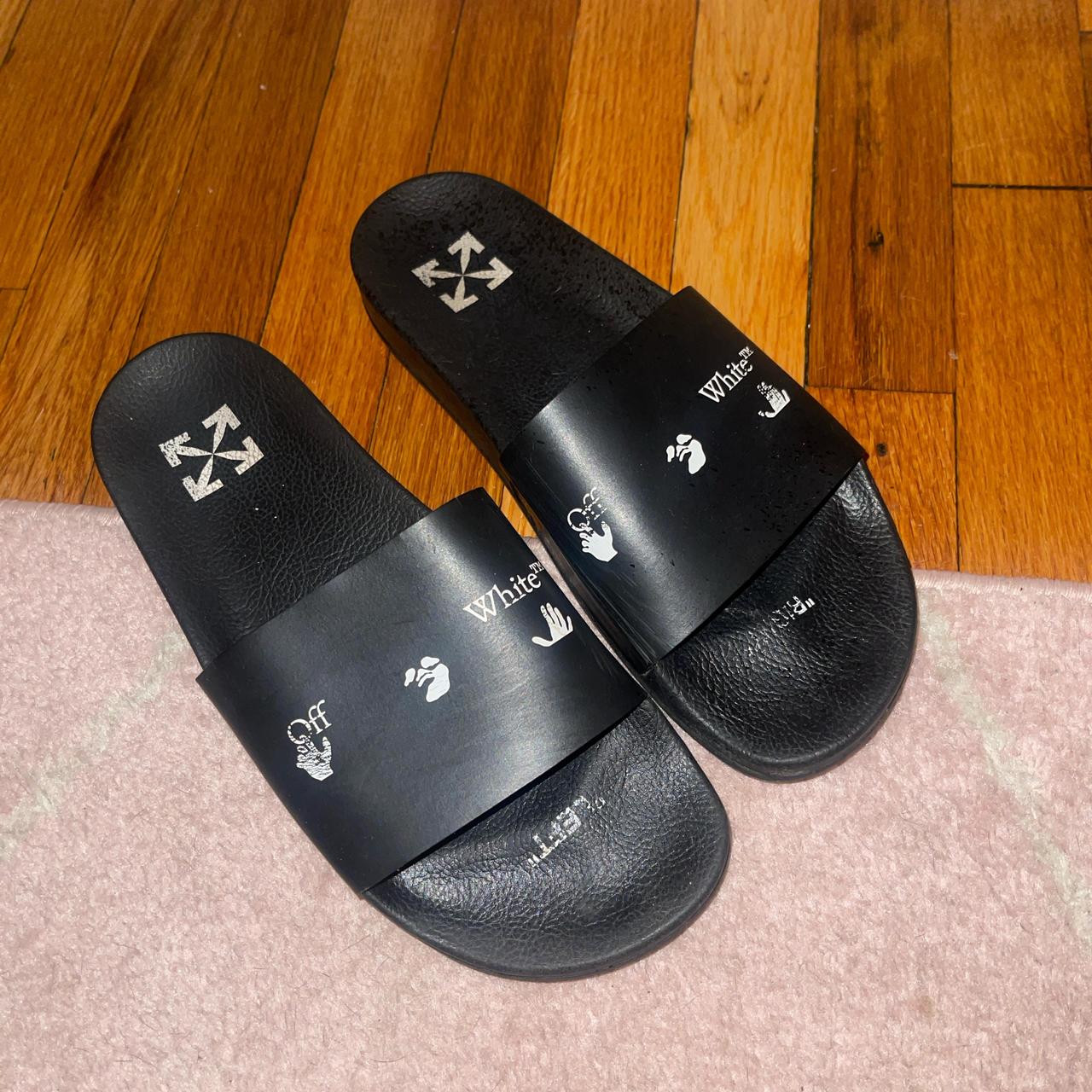 Men’s size 8 off white slides - Depop