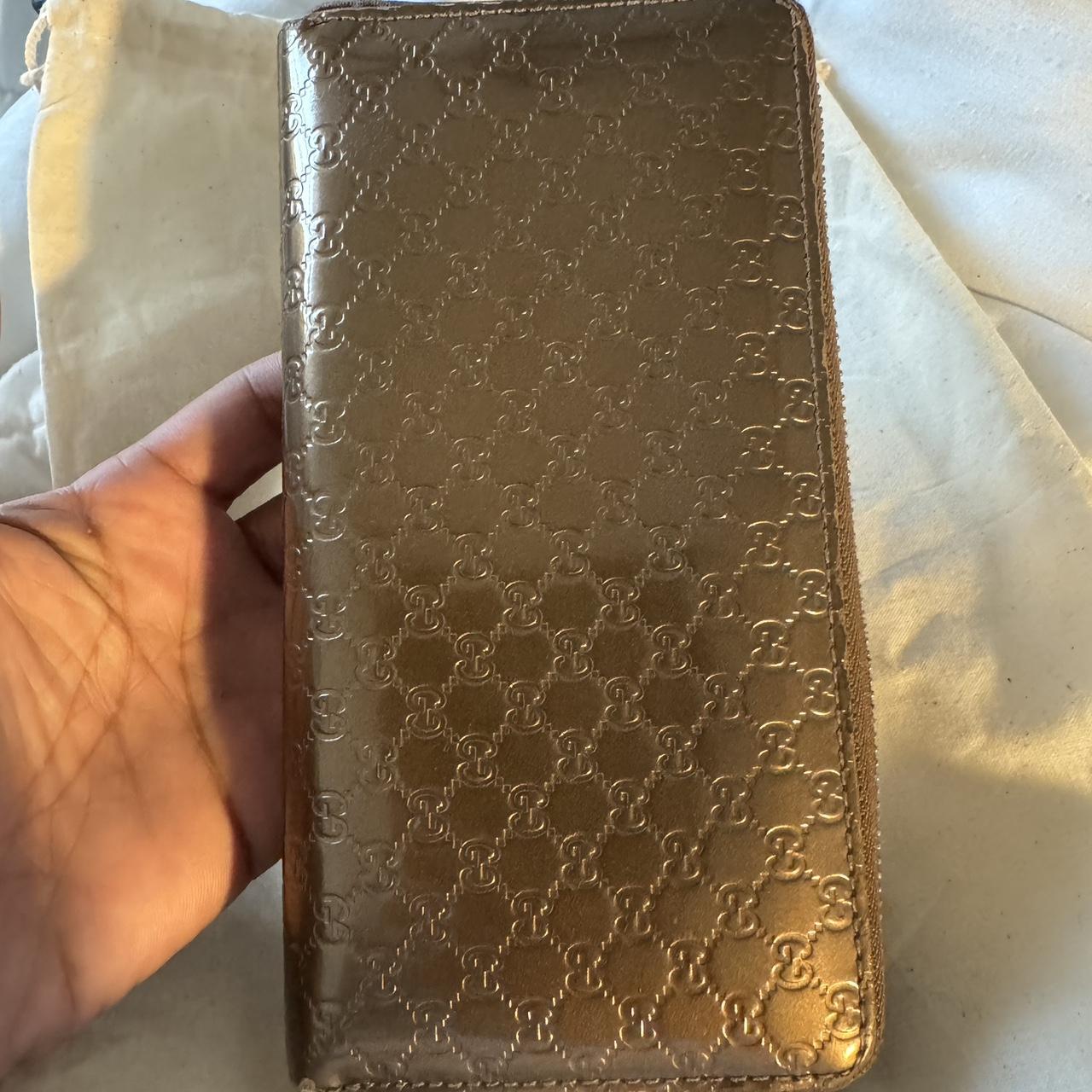 Authentic Gucci wallet - Depop