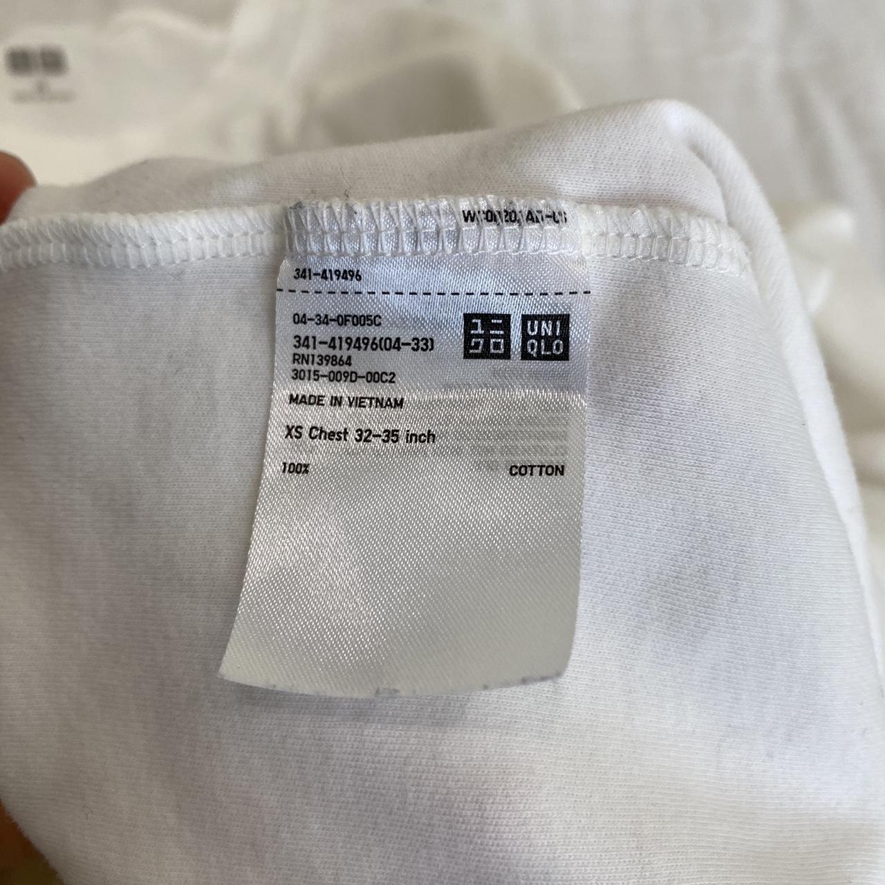 Uniqlo white long sleeve crew neck #basics - Depop
