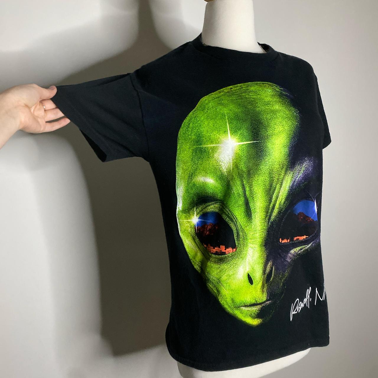 Black and green alien graphic tee #alienvibes Size... | Depop
