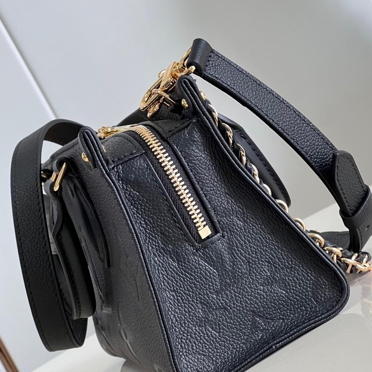 Louis Vuitton Women's Black Shoulder Bag This... - Depop