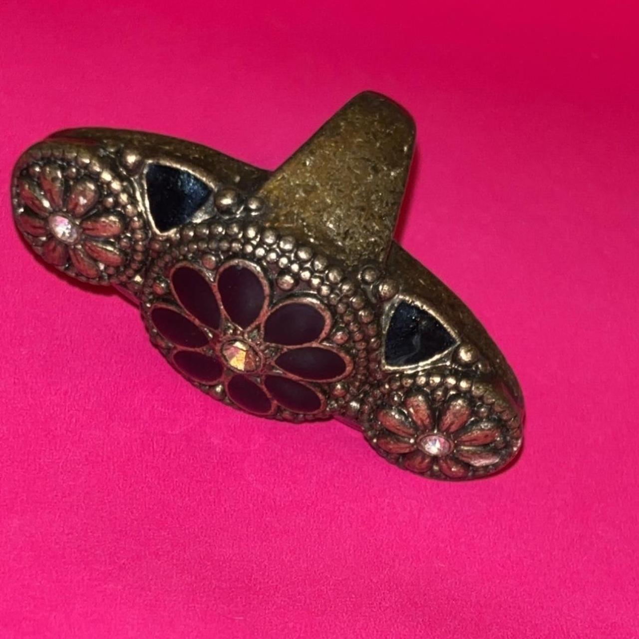 beautiful #chunky ring size 9 - Depop