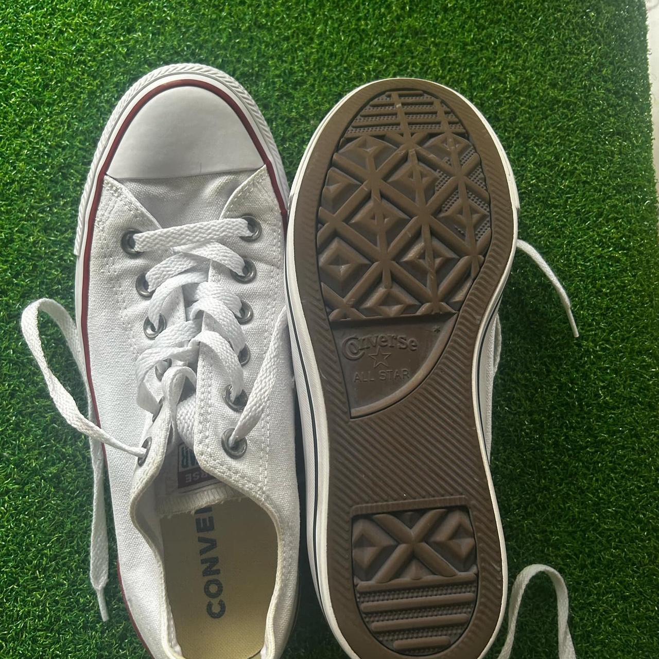White Converse very good condition but is missing... | Depop