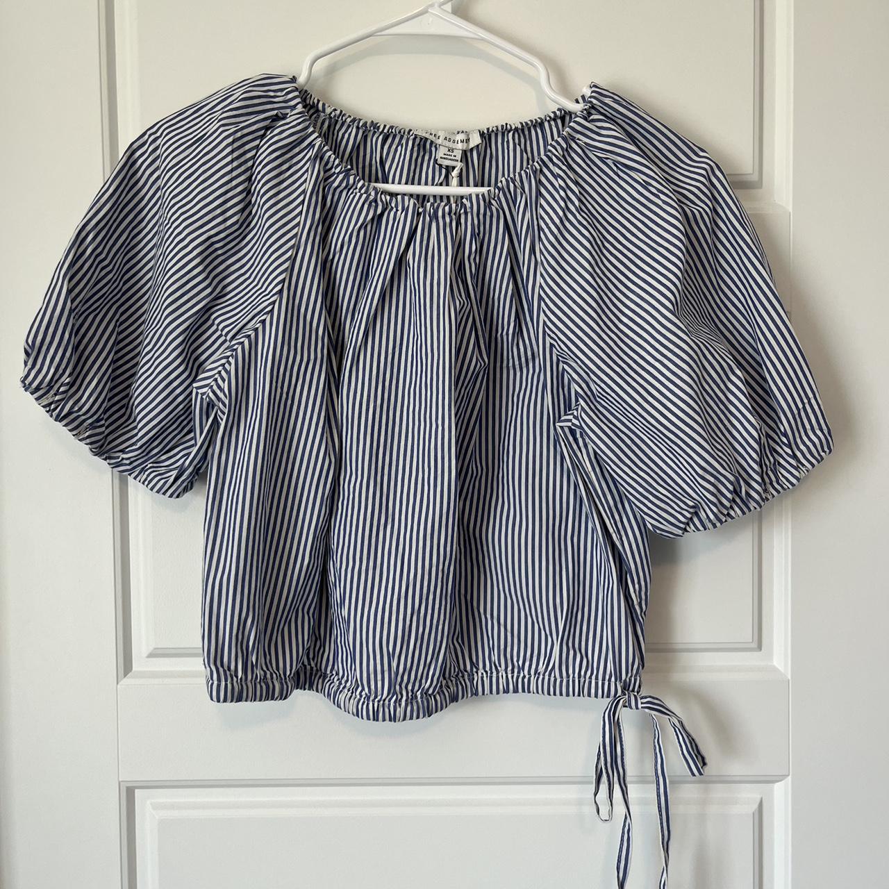 Free assembly puff sleeve blouse with bottom tie... - Depop