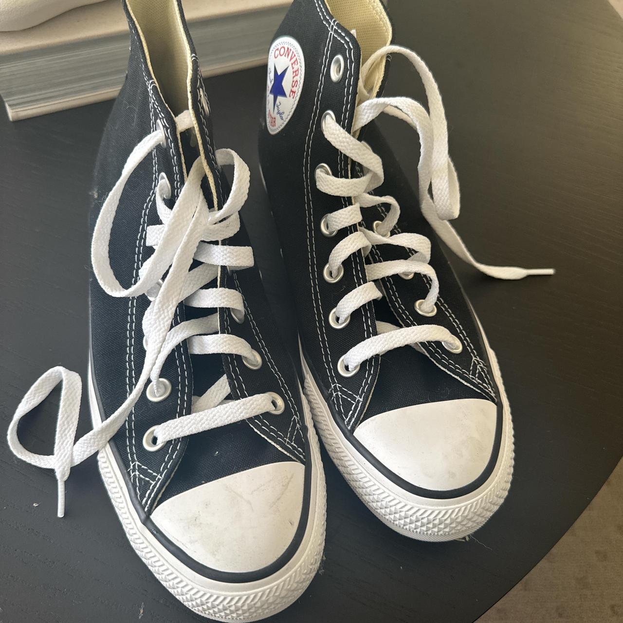 Like new Converse high top - minor scuff on front - Depop