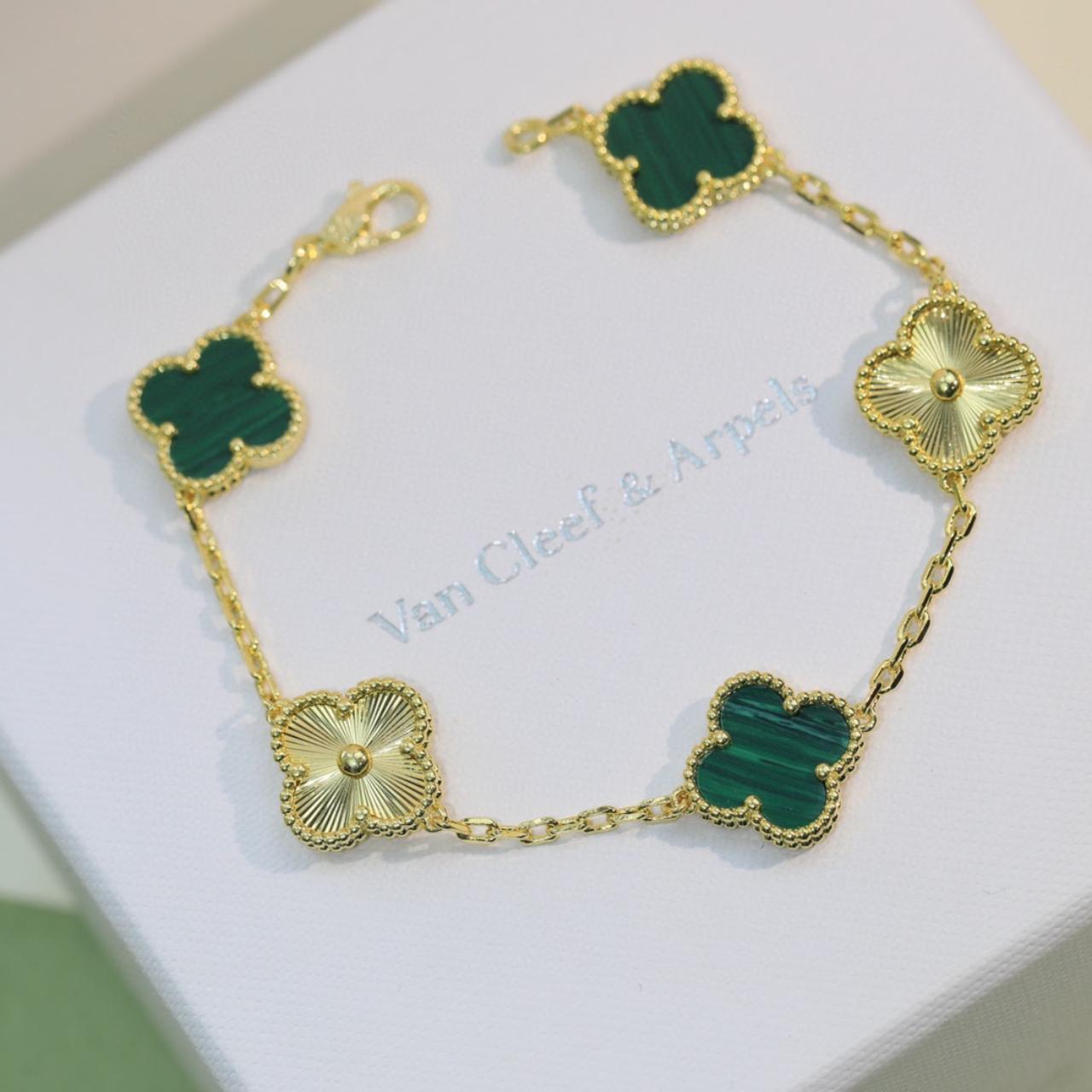 Van Cleef & Arpels clover bracelet Vintage Alhambra... - Depop
