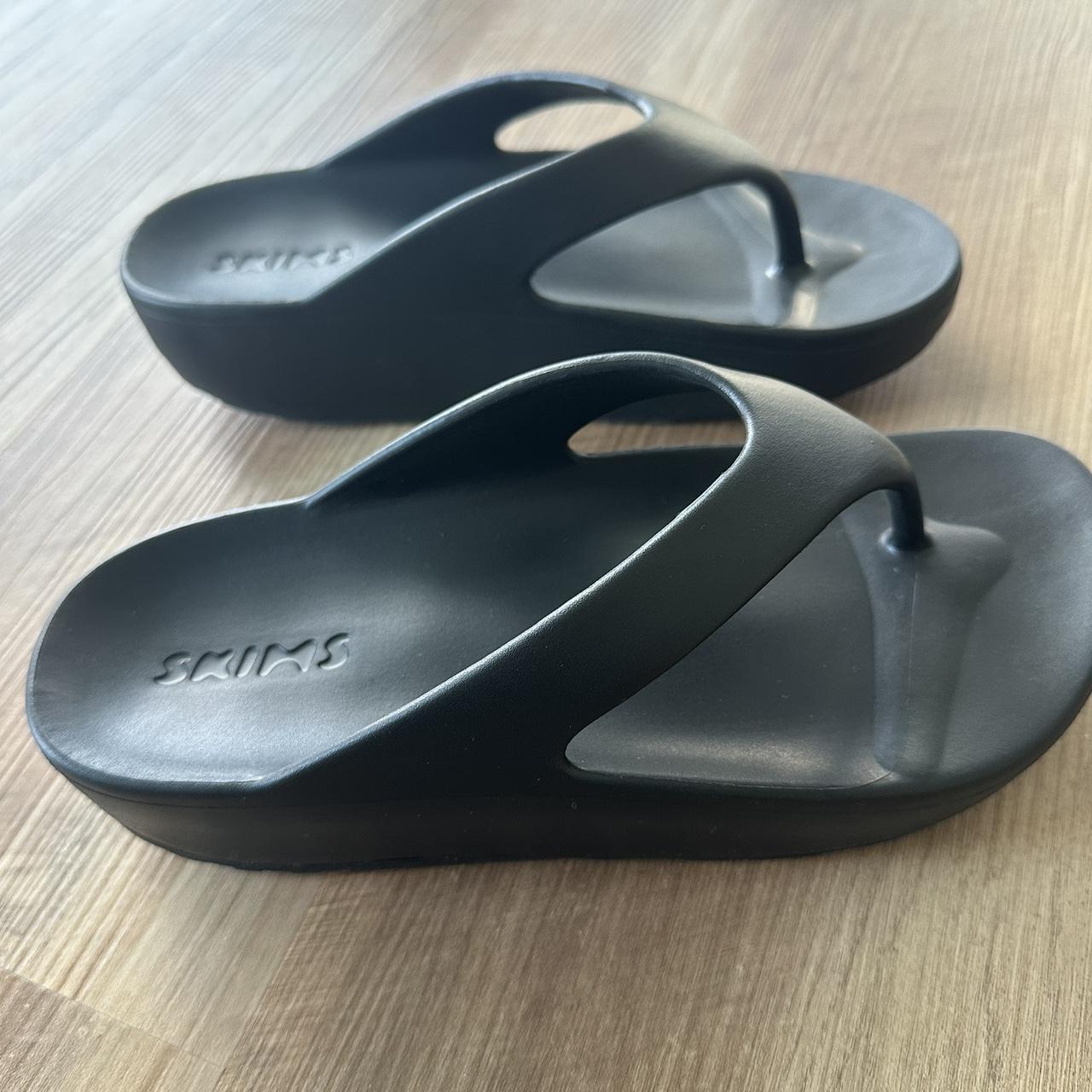 Like new SKIMS Molded Sandal - black, US size 8.5... | Depop
