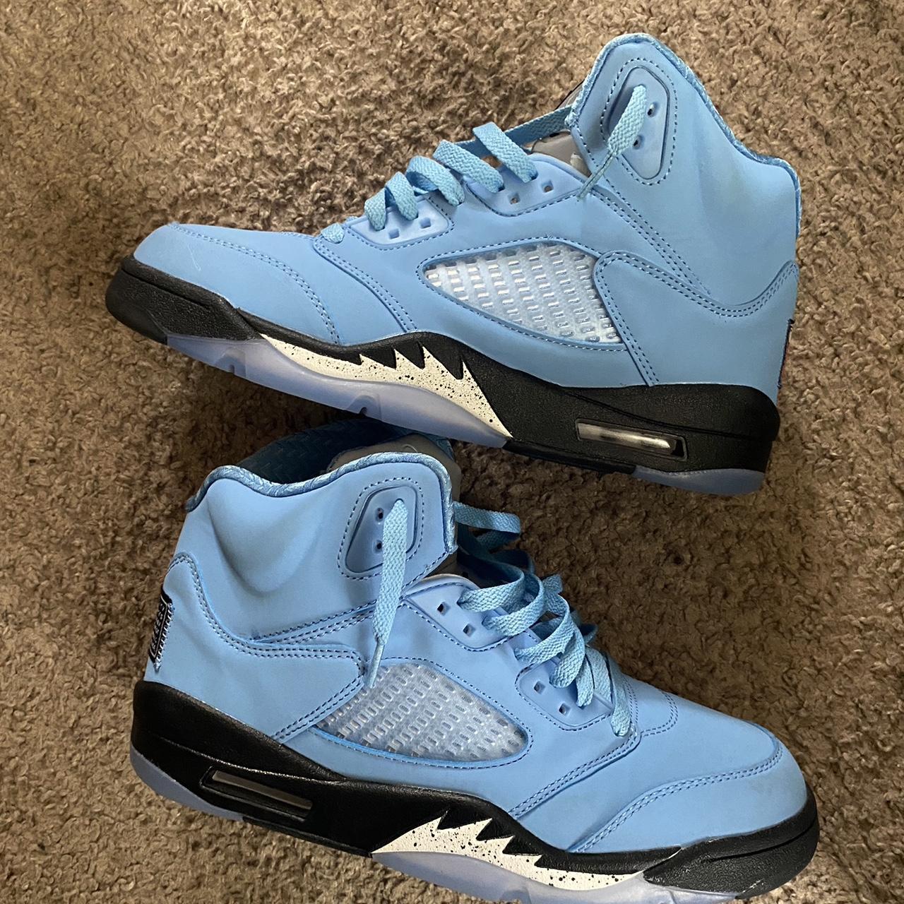 University blue Jordan 5 - Depop