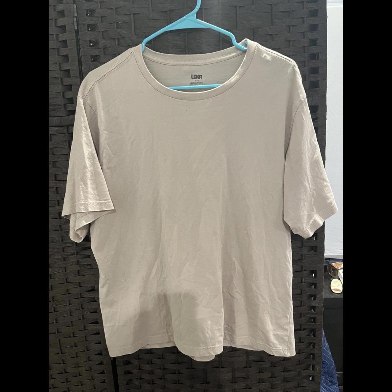 Men’s cream t shirt in size L - Depop