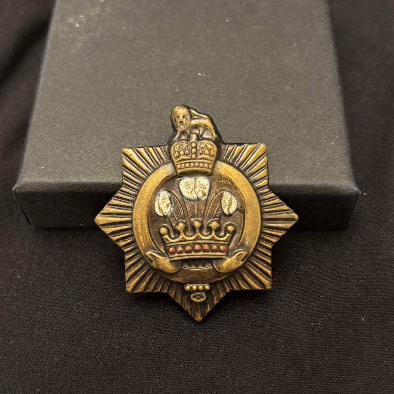 Vintage British army pin - Depop