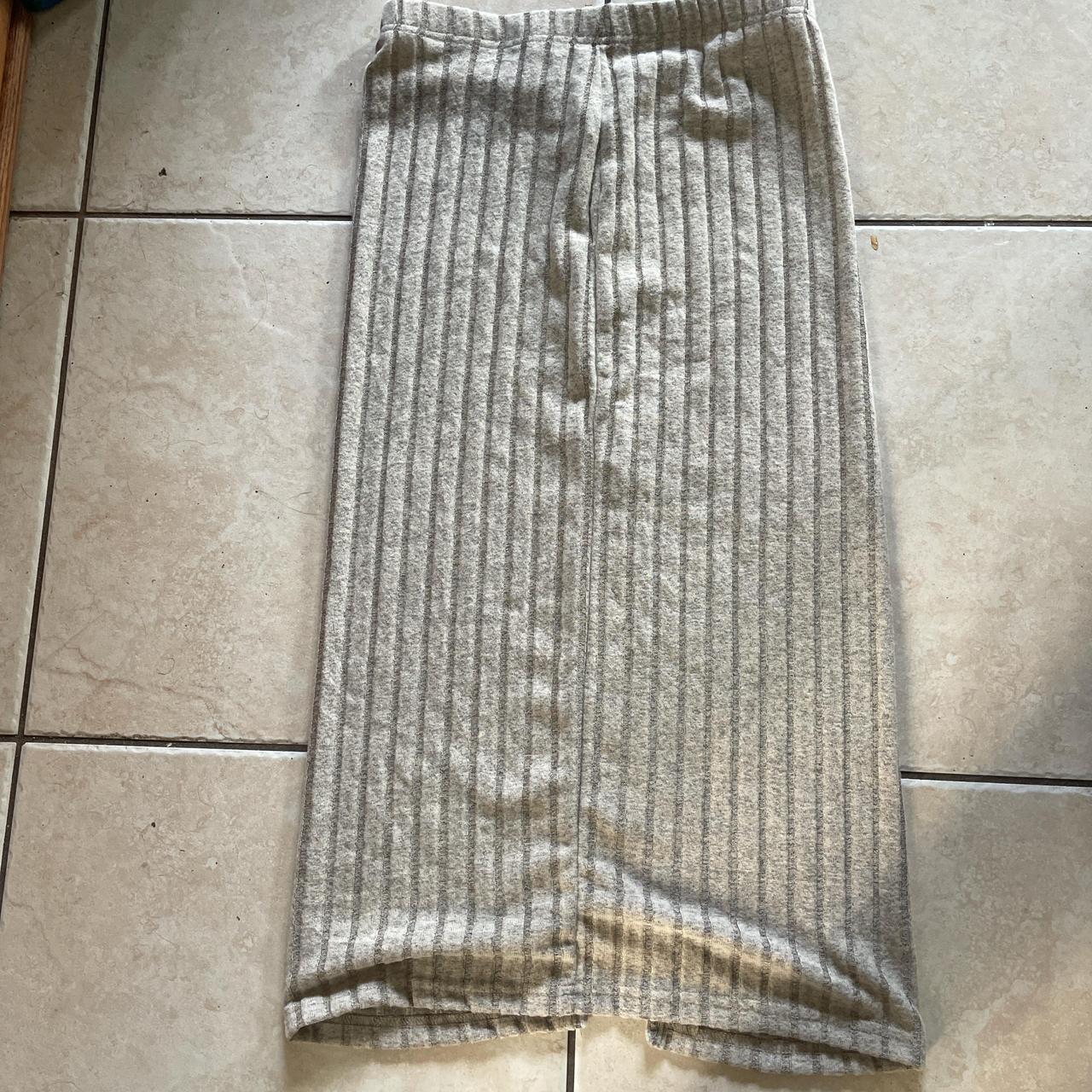 Grey ribbed knit maxi skirt - Depop