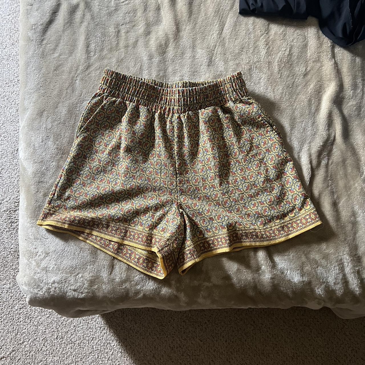 Medium yellow shorts - Depop