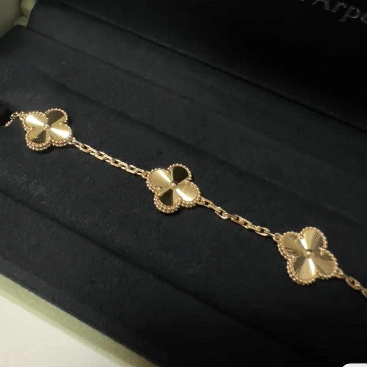 5 motifs clover VCA Style Yellow Gold bracelet 7.48... - Depop
