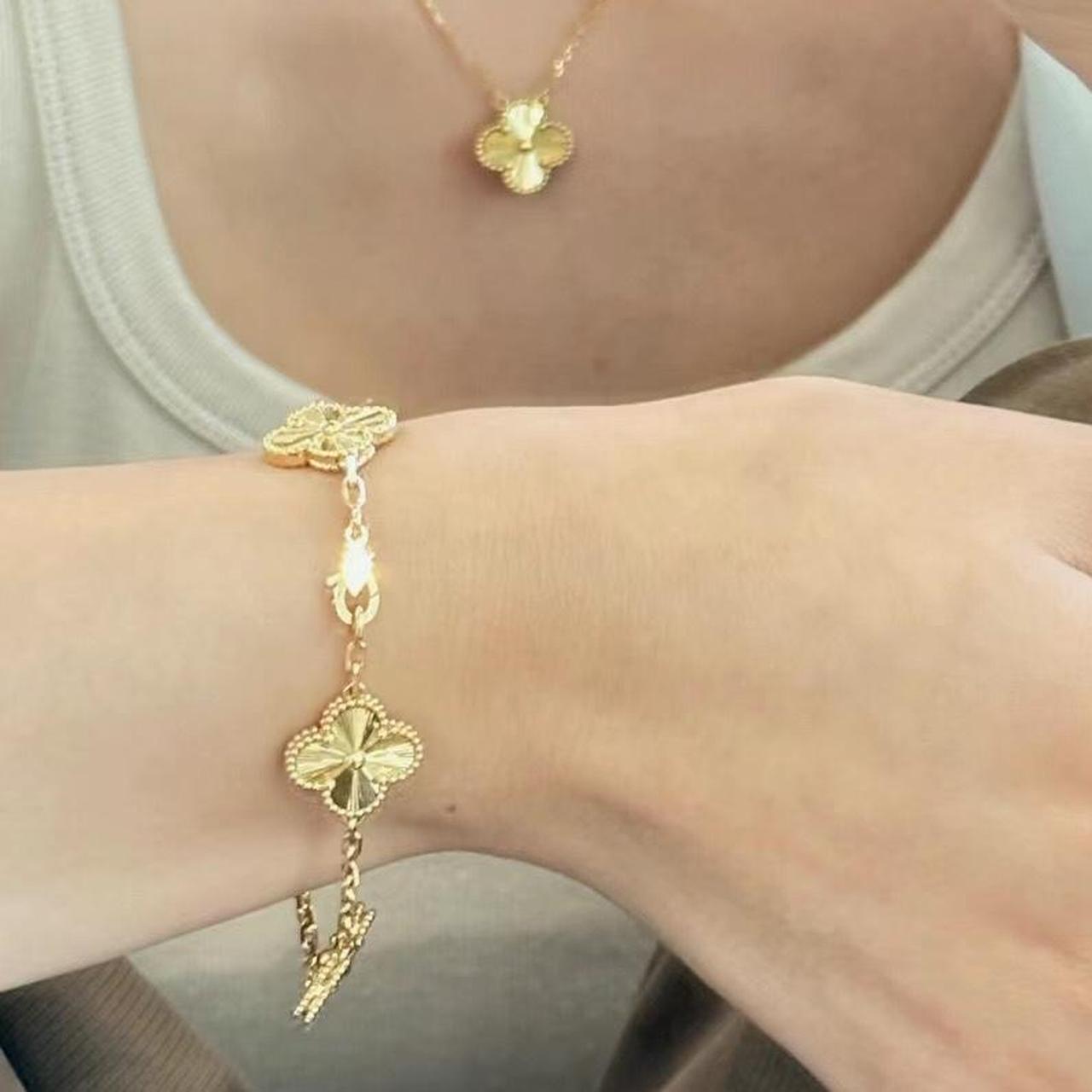 5 motifs clover VCA Style Yellow Gold bracelet 7.48... - Depop