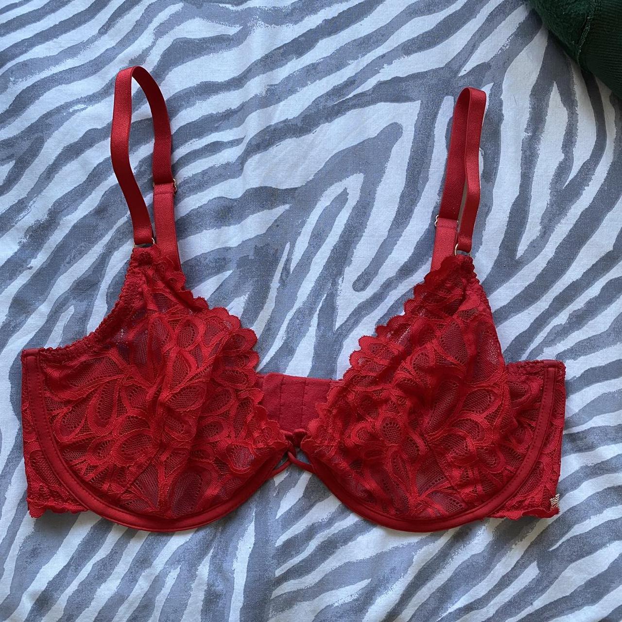 Savage x Fenty Women's Bra | Depop