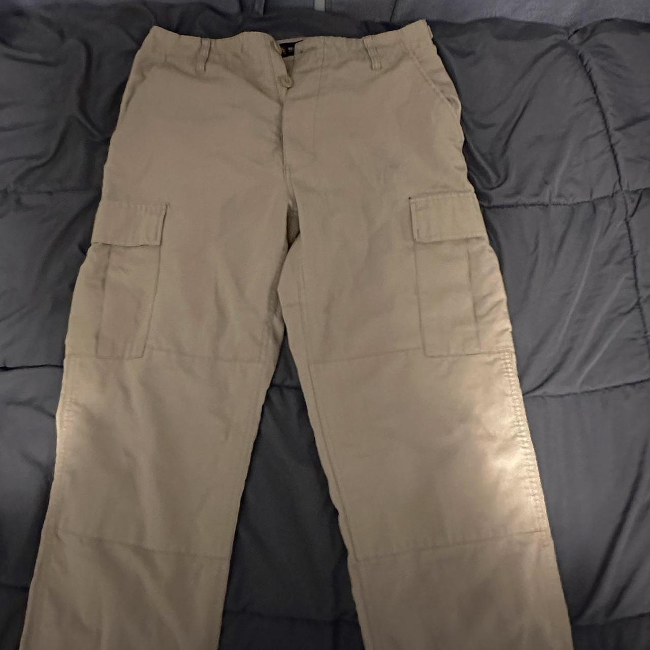 Tan cargo pants - perfect for a grunge or skater... - Depop