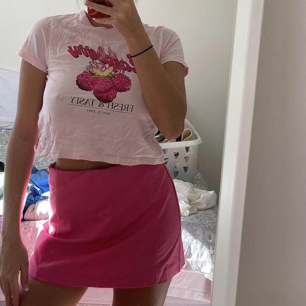 stradivarius pink crop t-shirt worn once size medium... - Depop