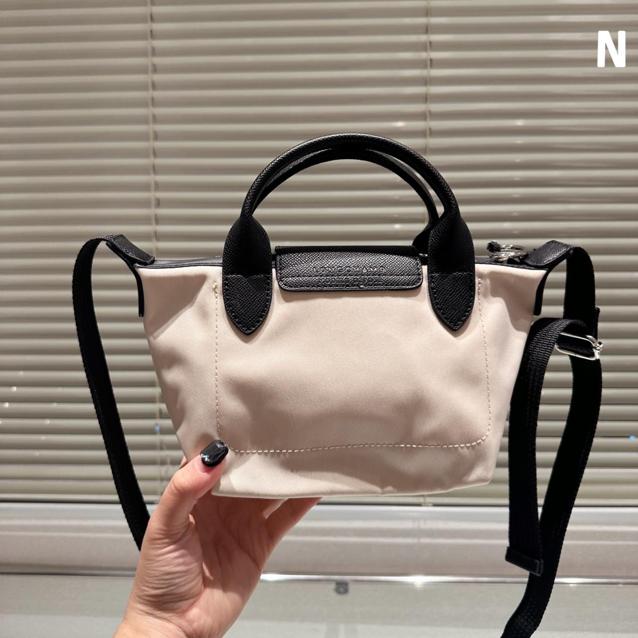 Longchamp Mini crossbody bags brand new never be used - Depop