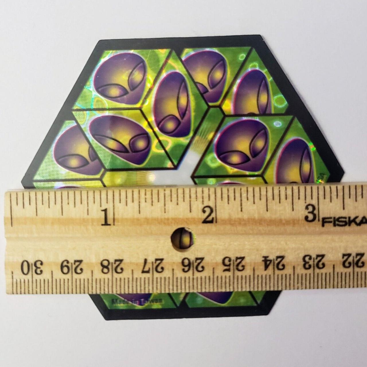 Vintage 1997 Green Prismatic Alien Vending Machine... - Depop