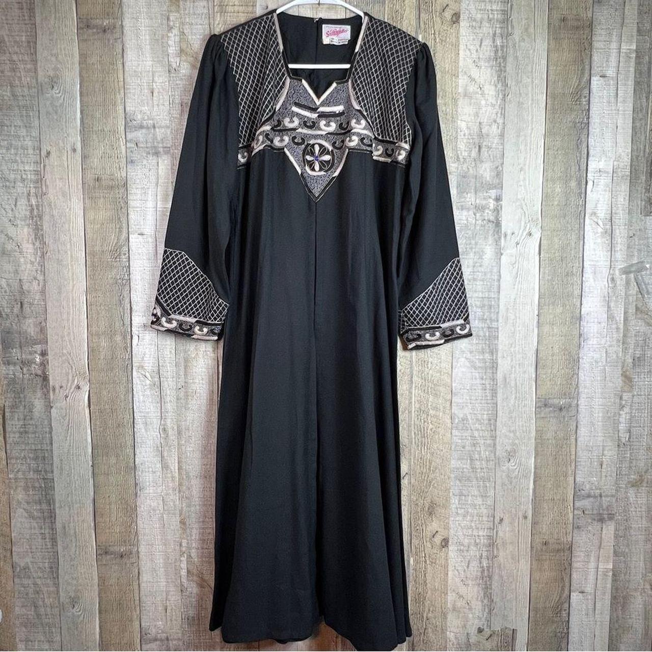 Armpit to armpit: 21” Measurements are done laid... - Depop