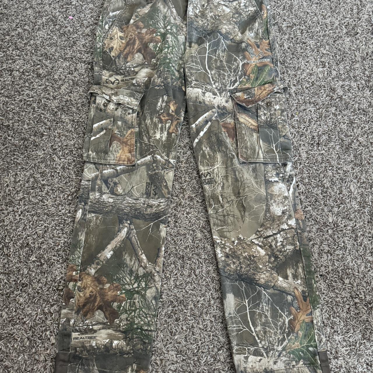 Youth Vintage Realtree Camo Cargo Pants Size: XL... - Depop