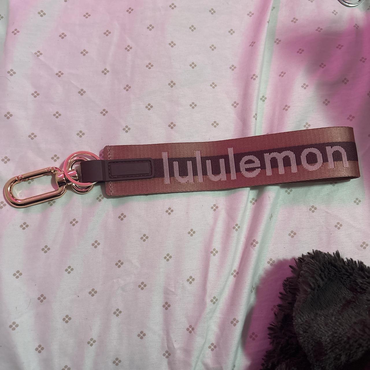 Lululemon keychain brown brand new - Depop