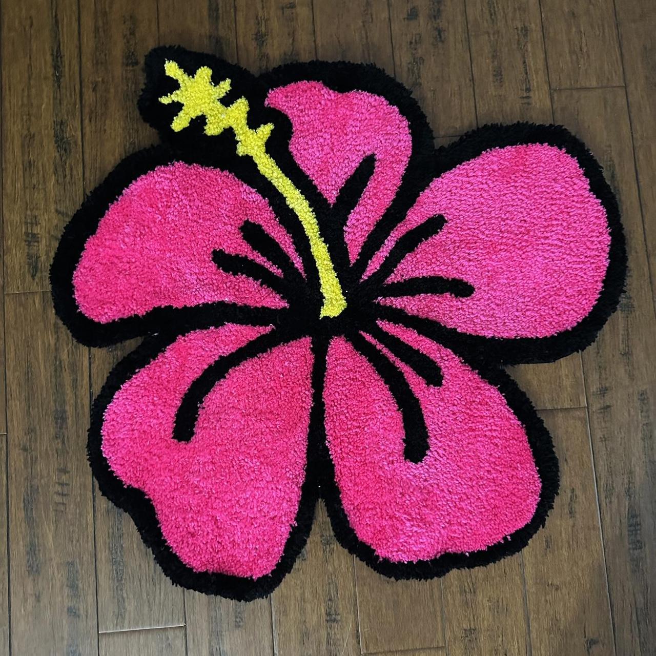 2’x2’ Handmade hibiscus flower rug! - Depop