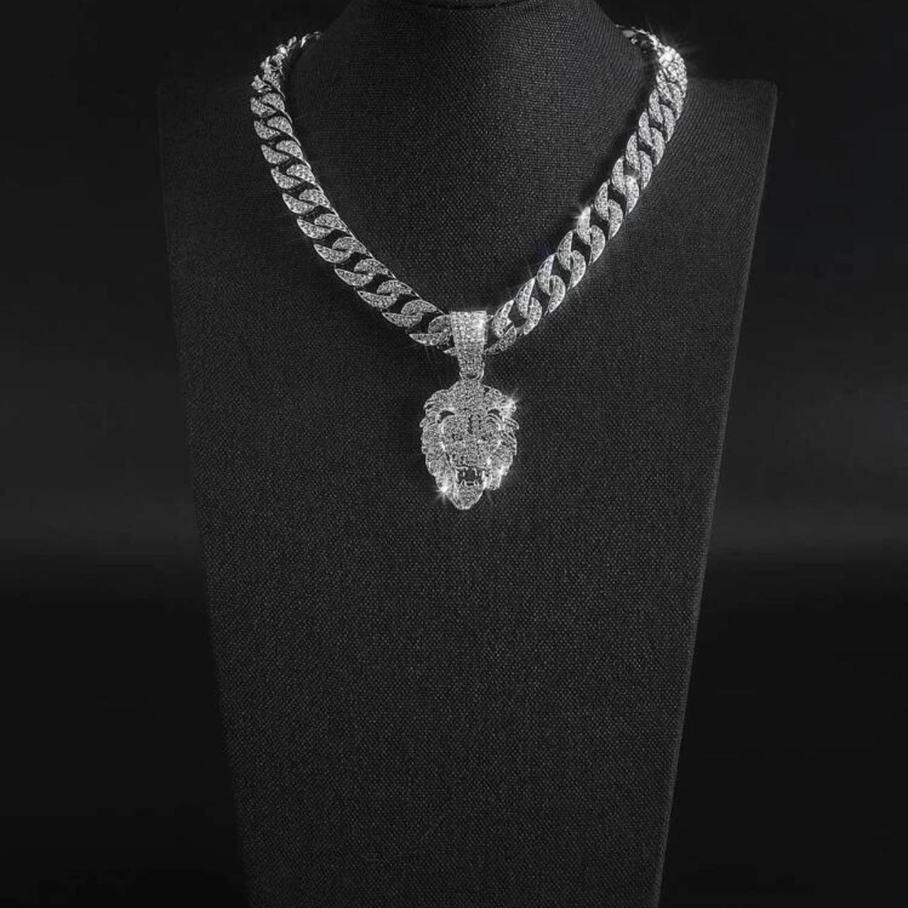 Rhinestone lion head pendant Cuban link chain - Depop