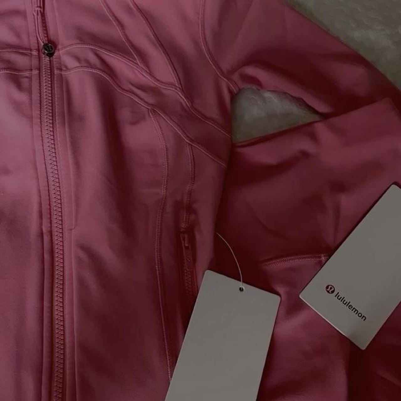 pink lululemon set size small comes with bottom & top. - Depop