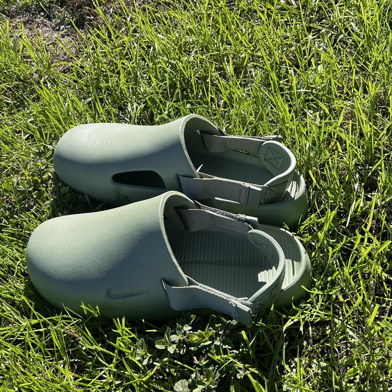 Nike green and khaki clogs #clogs | Depop