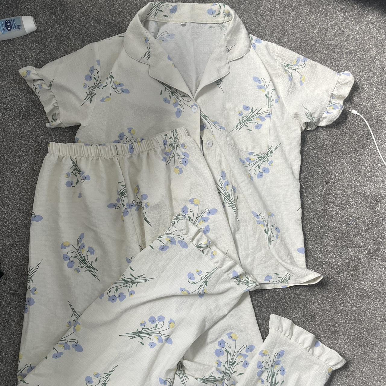 Matching pyjama set. Size small never worn - Depop