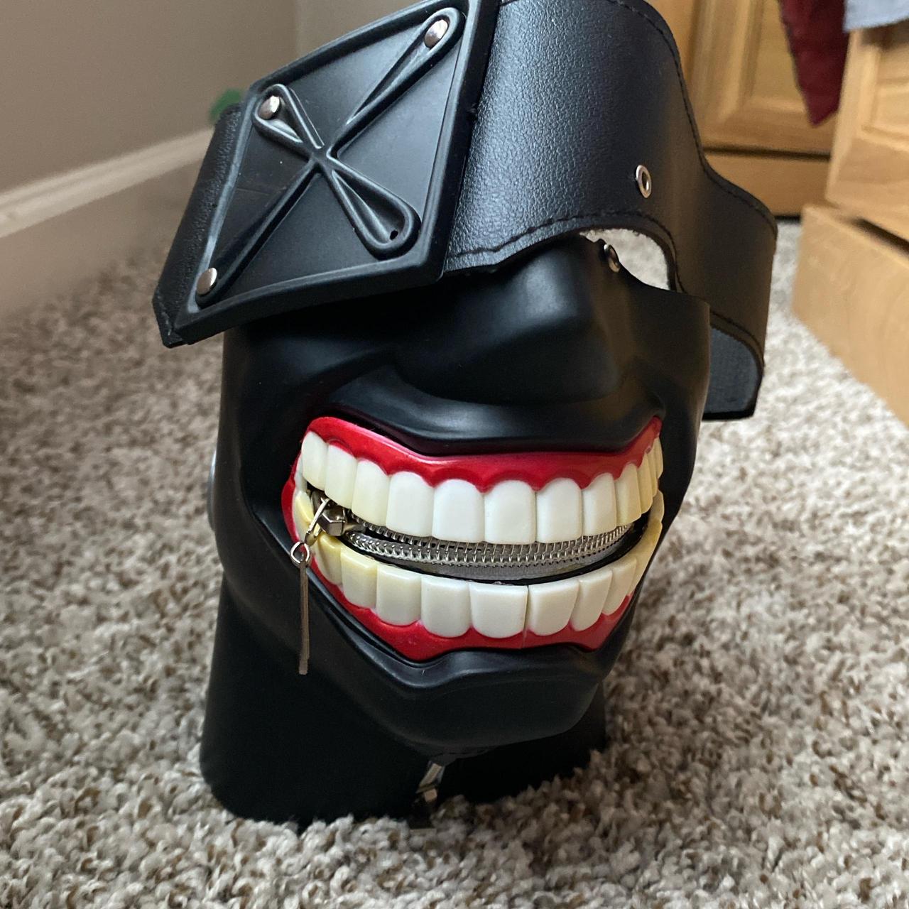 Kaneki’s mask - Depop