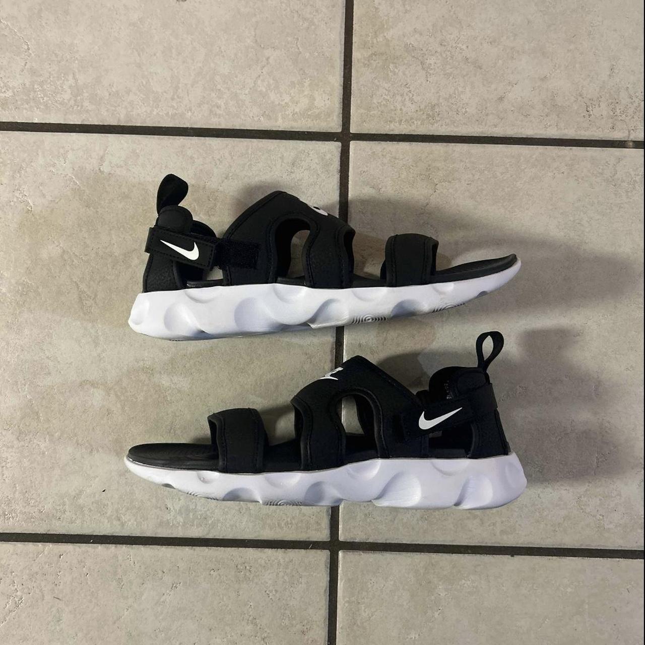 Nike Owaysis Sandal Women s Size 9. Small faded. Depop