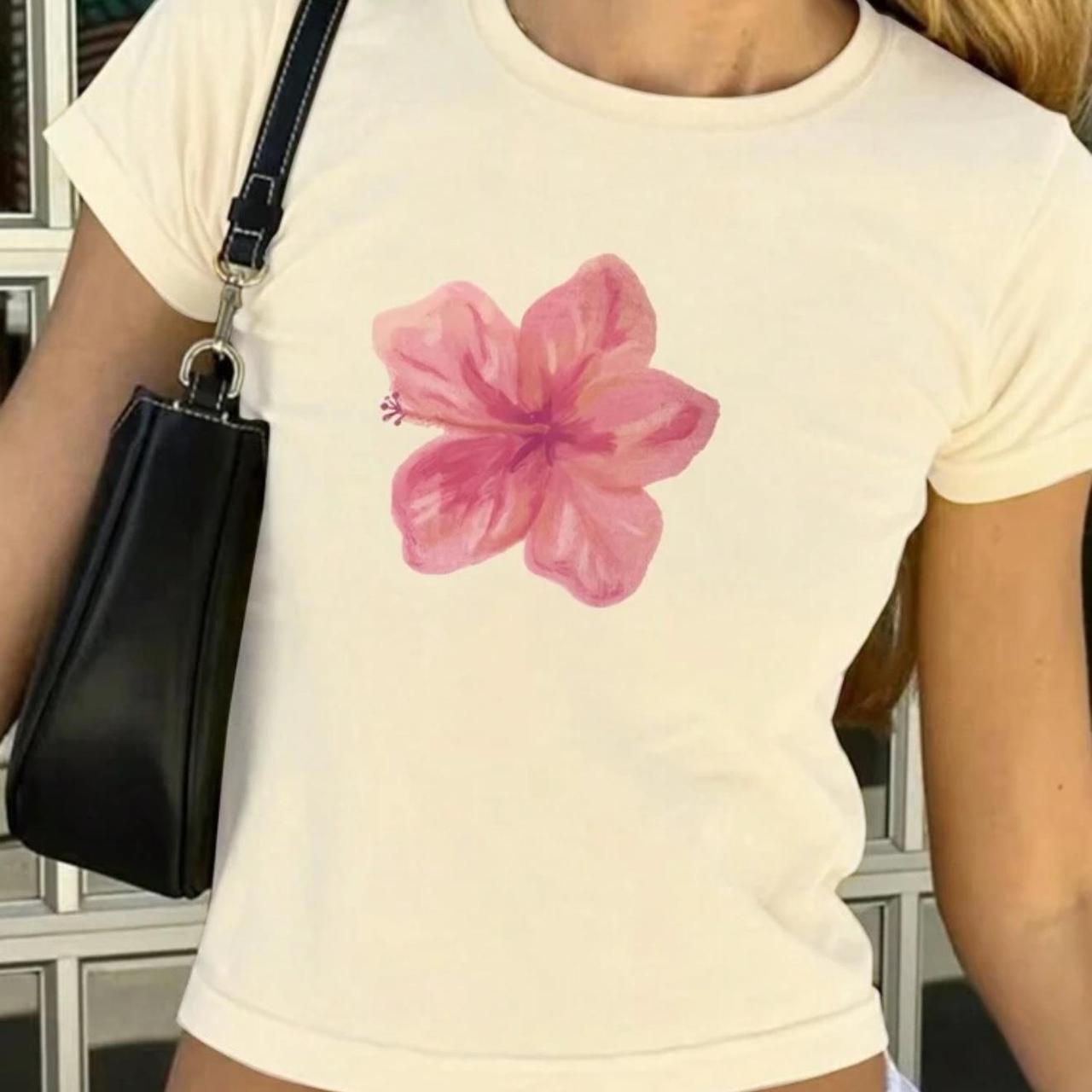 Pink hibiscus flower print tee #floral #basictee | Depop
