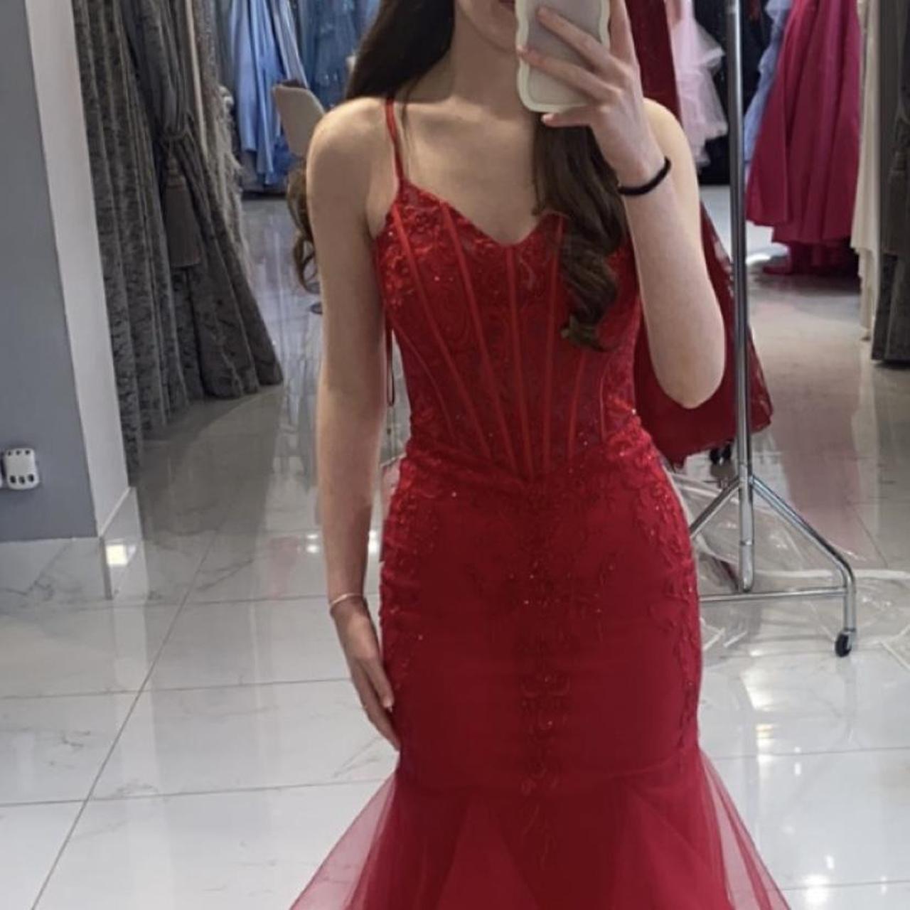 •Red Carpet Ready ‘LOLA’ prom dress, •Size 8 (I’m... - Depop